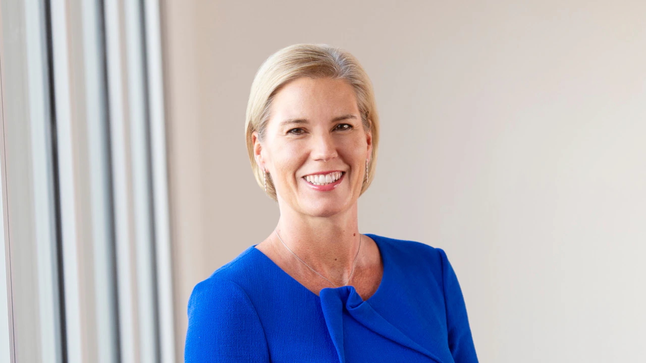 Laura Hinton poised to become first female Big Four head in Middle East ...